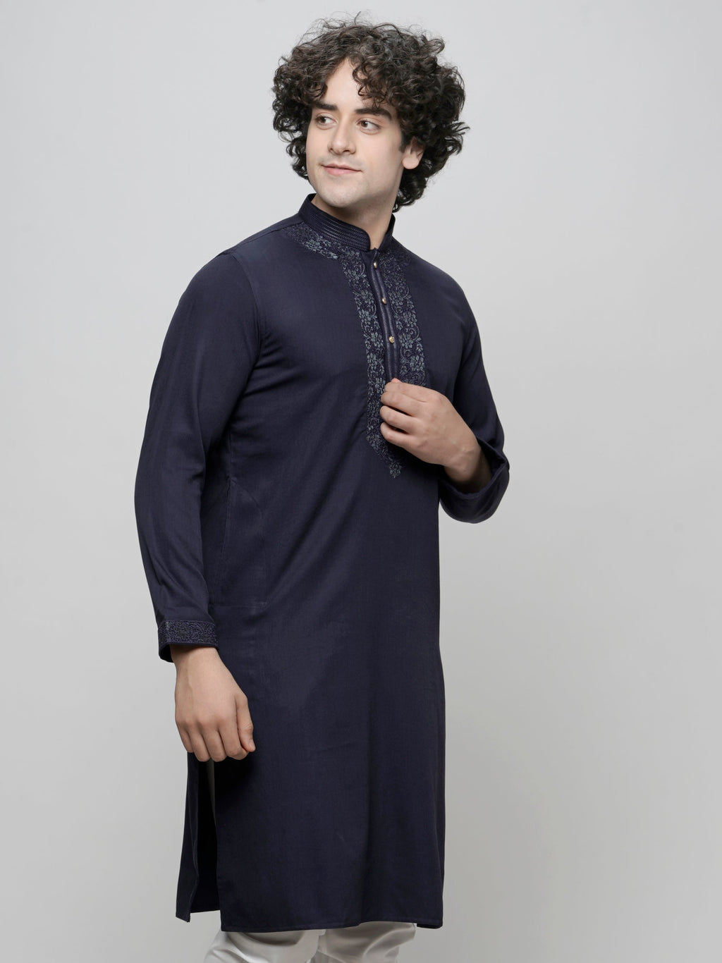 Men's Navy Blue Cotton Embroidered Kurta – Maahi Fabs